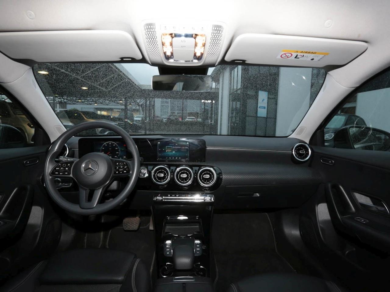 Mercedes-Benz A 180 d Style Navi AHK Kamera Park-Paket