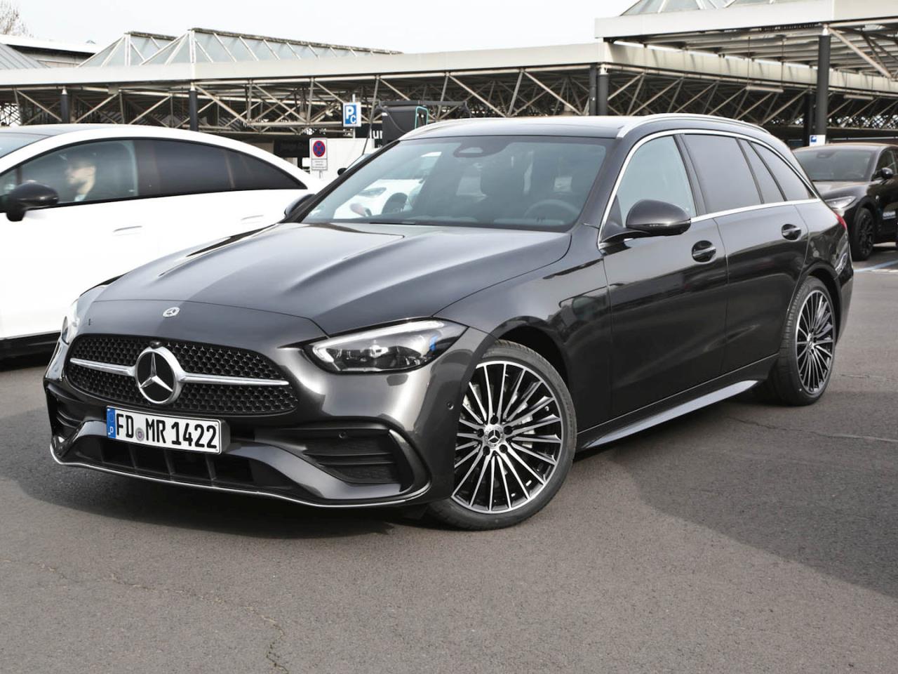 Mercedes-Benz C 220 d T-Modell AMG MBUX Distronic Panorama AHK