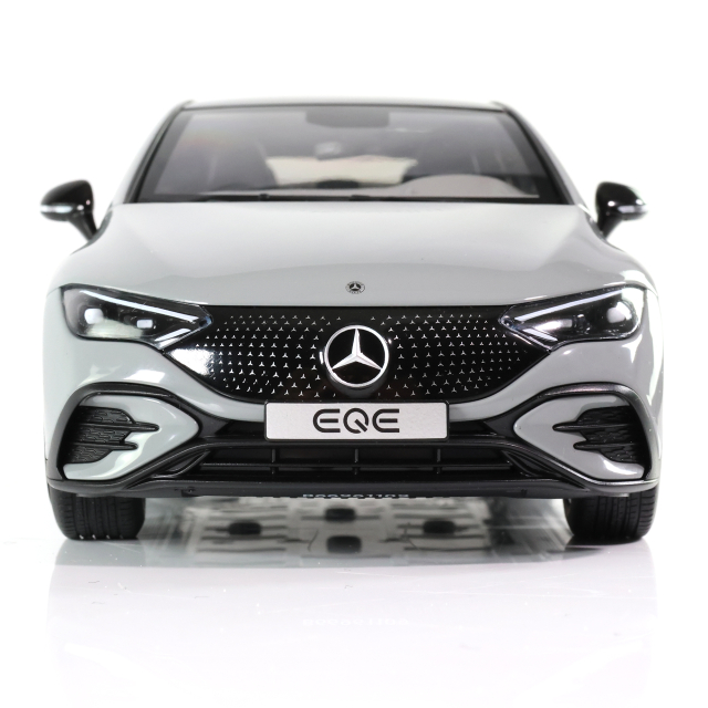 1:18 Modellauto EQS V297 AMG Line alpingrau uni Original Mercedes-Benz ...