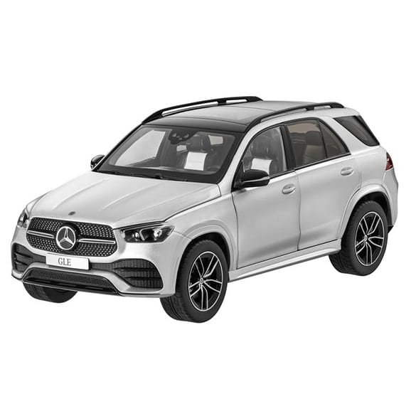 Top selection model cars in the scale 1:18 | Several brands