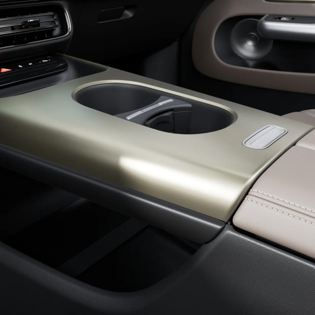 Centre console trim element CLA C174 Anodised look gold | A1746801002-C174